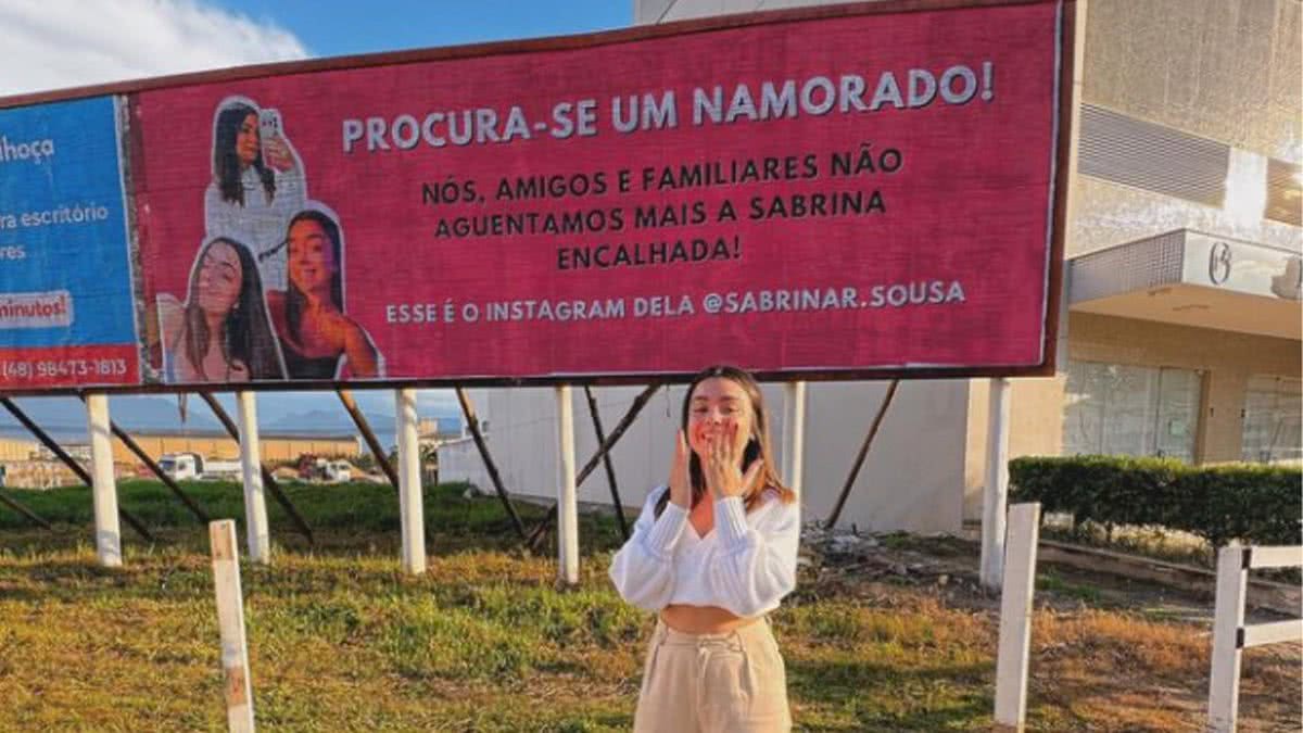 Família de jovem faz apelo inusitado em outdoor: “Procura-se um ... Família de jovem faz apelo inusitado em outdoor: “Procura-se um ...