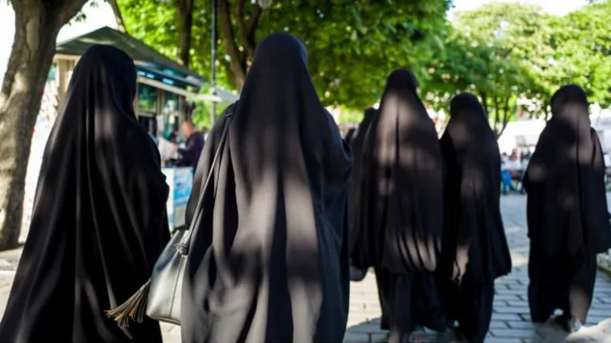 Síria obriga uso de “burquinis” em praias e piscinas públicas e limita ...