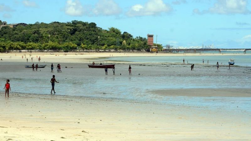 Inema aponta 11 praias impróprias para banho na Bahia