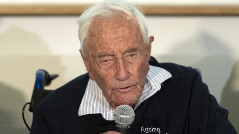Cientista David Goodall morre aos 104 anos por suicídio assistido