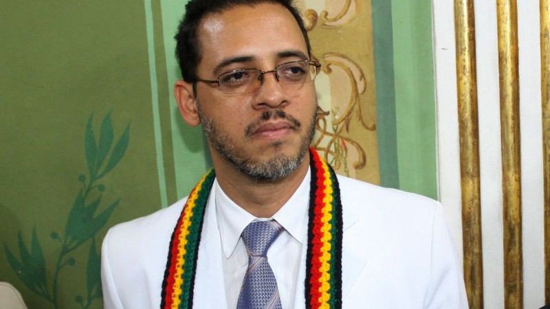 Candidatura de Hilton Coelho e de mais 12 do PSOL são indeferidas pelo TRE Candidatura de Hilton Coelho e de mais 12 do PSOL são indeferidas pelo TRE