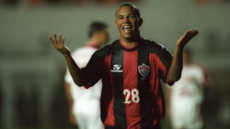 Allan Dellon relembra tempos de Vitória e revela carinho de torcedores ...