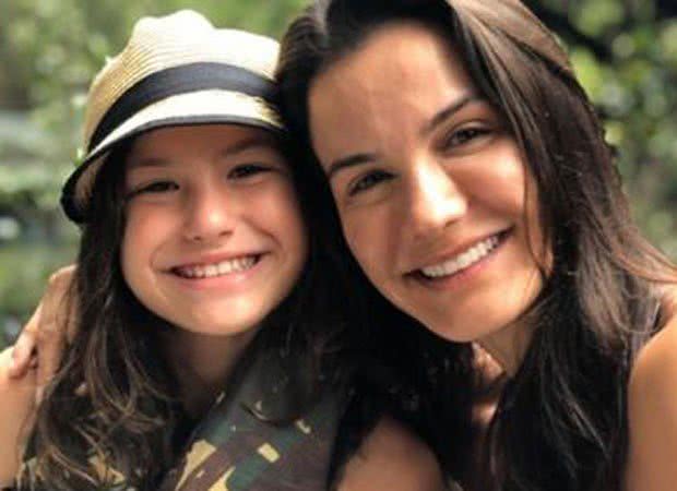"Minha mãe não fica chateada", diz filha de Malvino Salvador ao mostrar ...