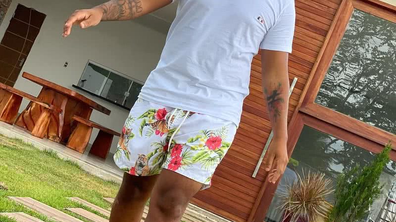 Humorista Cristian Bell comemora realização de sonho: "casa com piscina ...