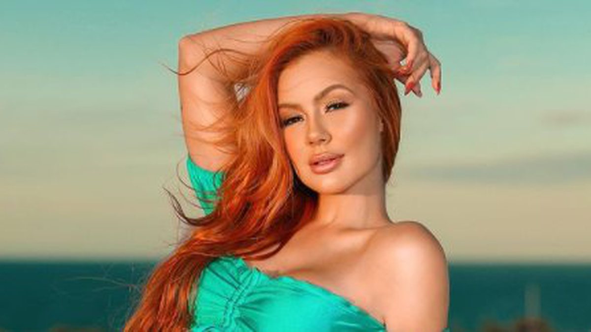 Solteira na pista, Mirela Janis aparece de visual novo e sensualiza com ... Solteira na pista, Mirela Janis aparece de visual novo e sensualiza com ...