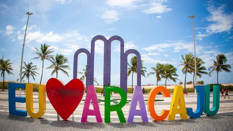 Sergipe libera shows, amplia ocupação de eventos e mantém toque de recolher