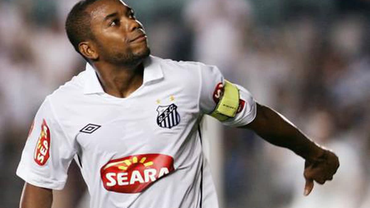 Robinho acerta com o Santos e chega à Vila Belmiro esta semana