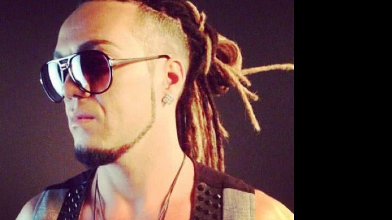 Belo faz carão com novo visual