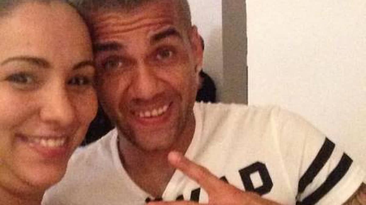 Neymar, Thiago Silva e Daniel Alves curtem folga juntos