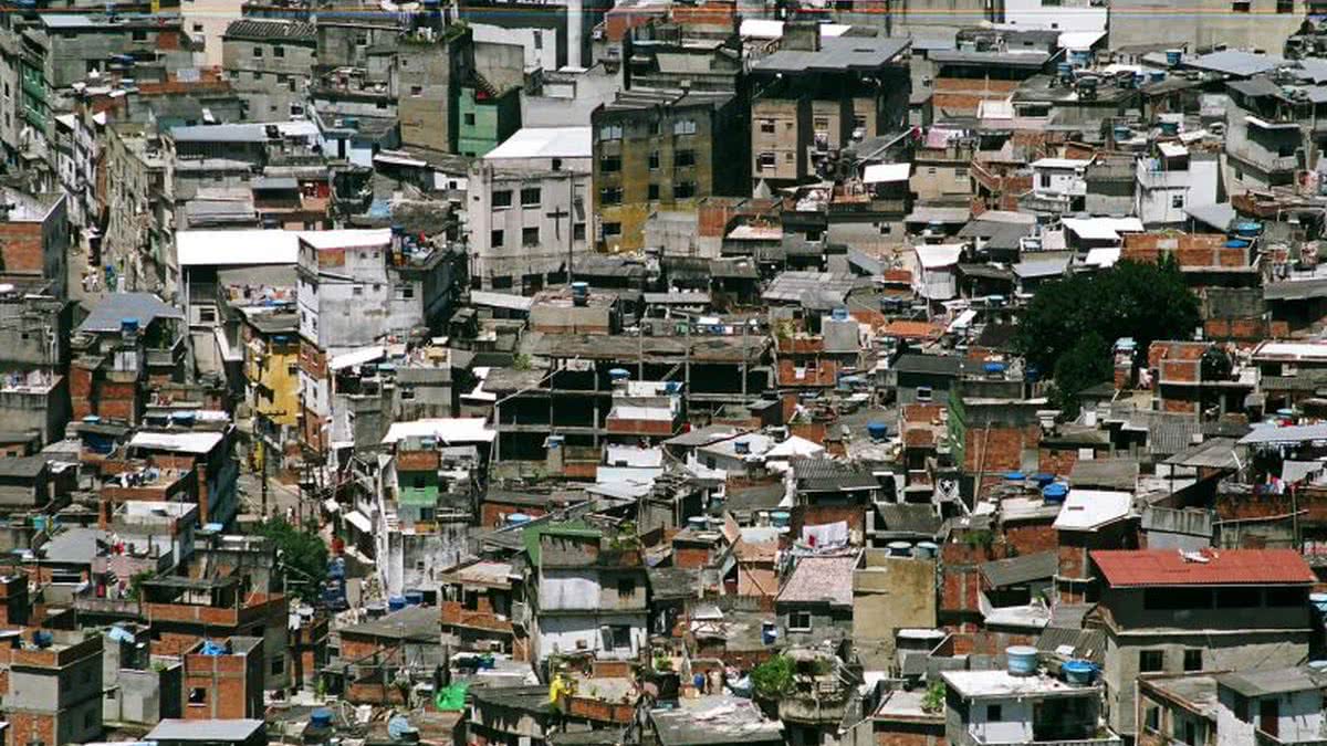 Turista alemão é baleado quando visitava a Favela da Rocinha no Rio
