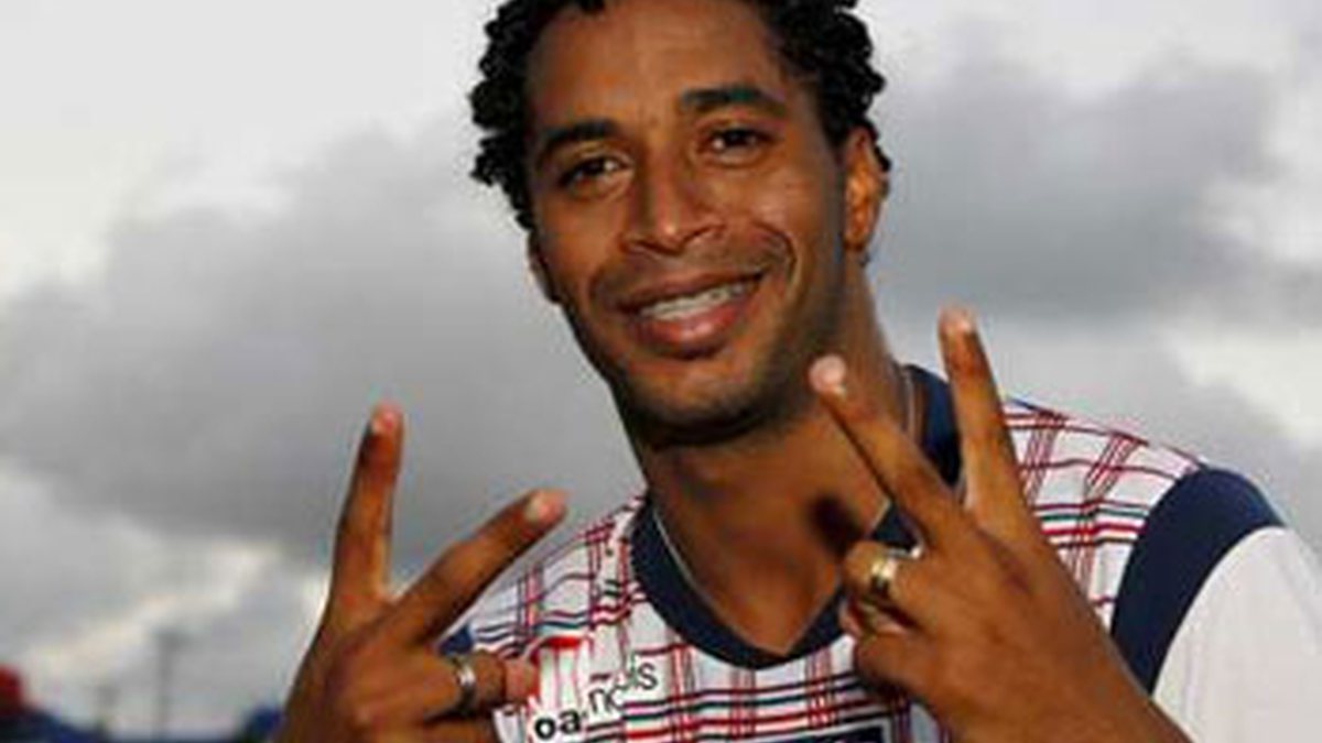 Ávine, finalmente, volta ao Bahia