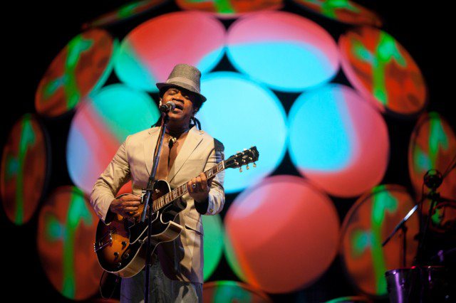 Carlinhos Brown grava DVD no TCA