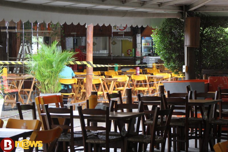 Galeria · Movimento nos bares do Imbuí