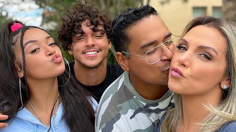 Vem aí? Xanddy faz brincadeira sobre a chegada de um terceiro filho ...