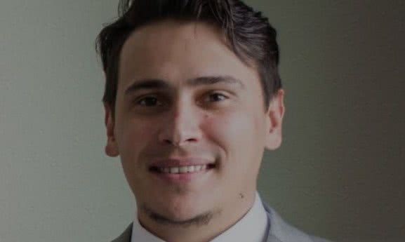 Marido de cantora gospel é preso por abusar sexualmente de criança