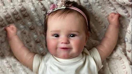 Mulher se revolta após não conseguir marcar consulta para bebê reborn ...