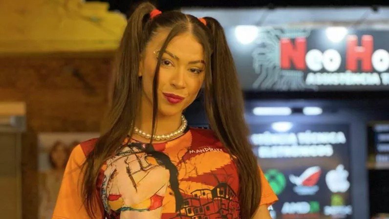 MC Pipokinha quase ‘mostra tudo’ e é detonada na web; veja foto