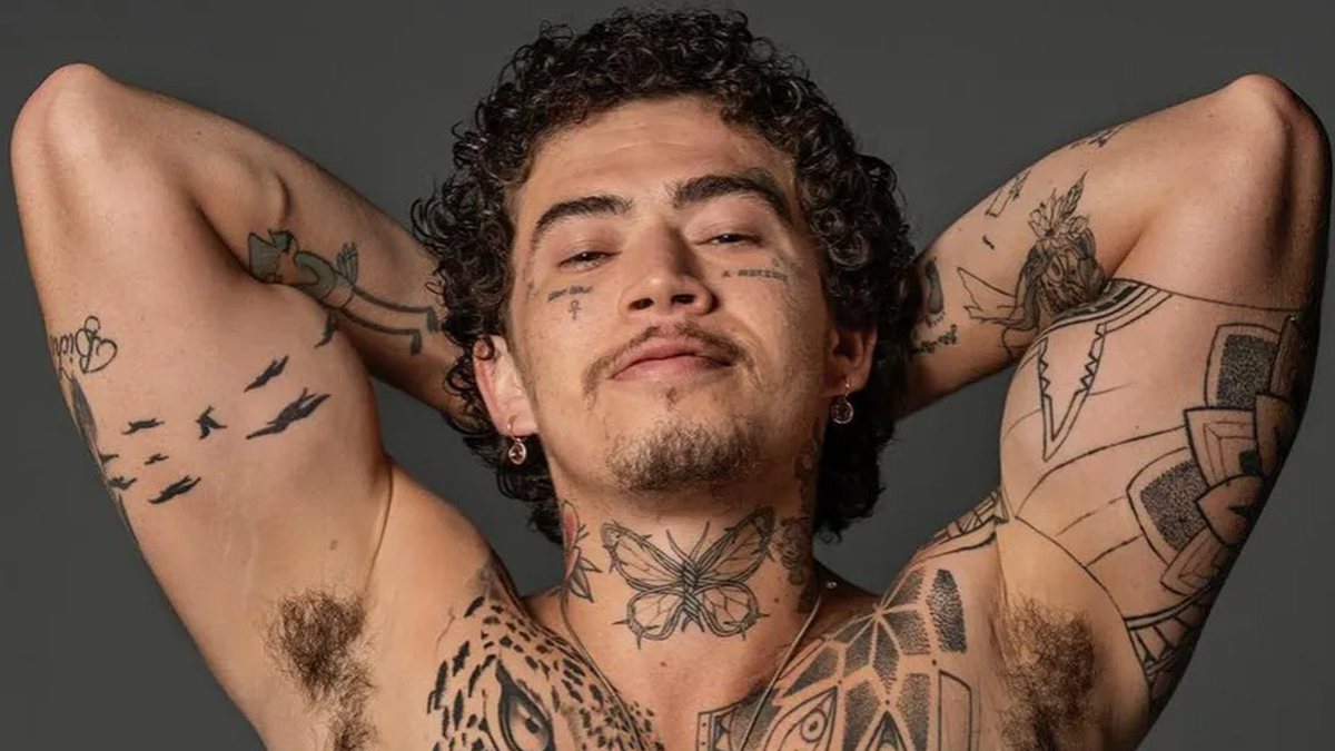 Namorando? Whindersson Nunes explica foto romântica com modelo