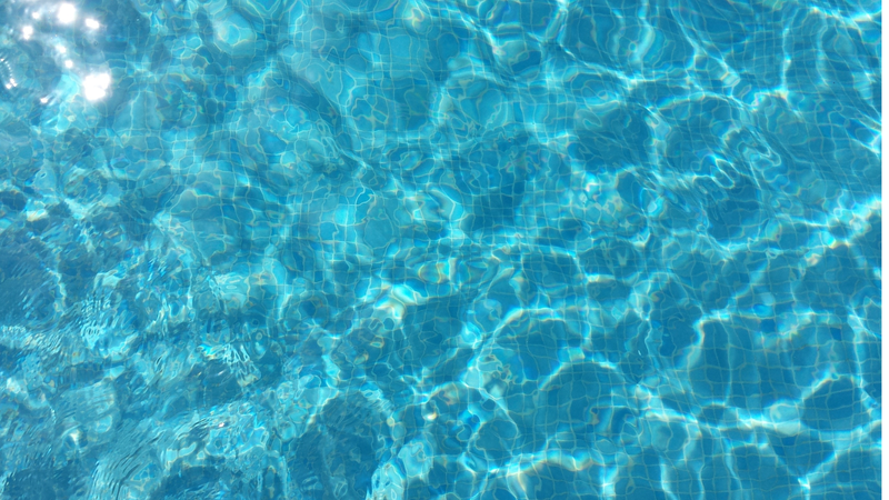 Casal Pratica Sexo Em Piscina E Apanha De Vizinhos