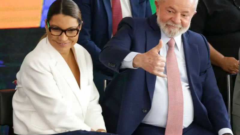 Lula e Janja recebem bancada feminina e ministras no Palácio da ... Lula e Janja recebem bancada feminina e ministras no Palácio da ...