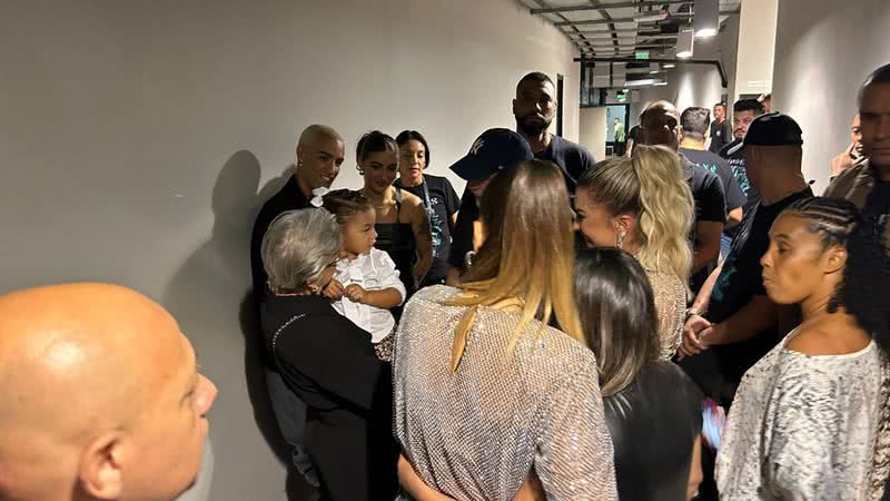 VÍDEO: Encontro de divas! Ivete, Lore e Simone “trocam figurinhas” nos ...