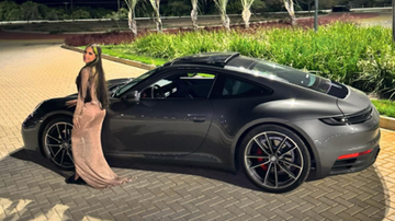 Influenciadora perde controle de carro de luxo e sofre grave acidente; veja