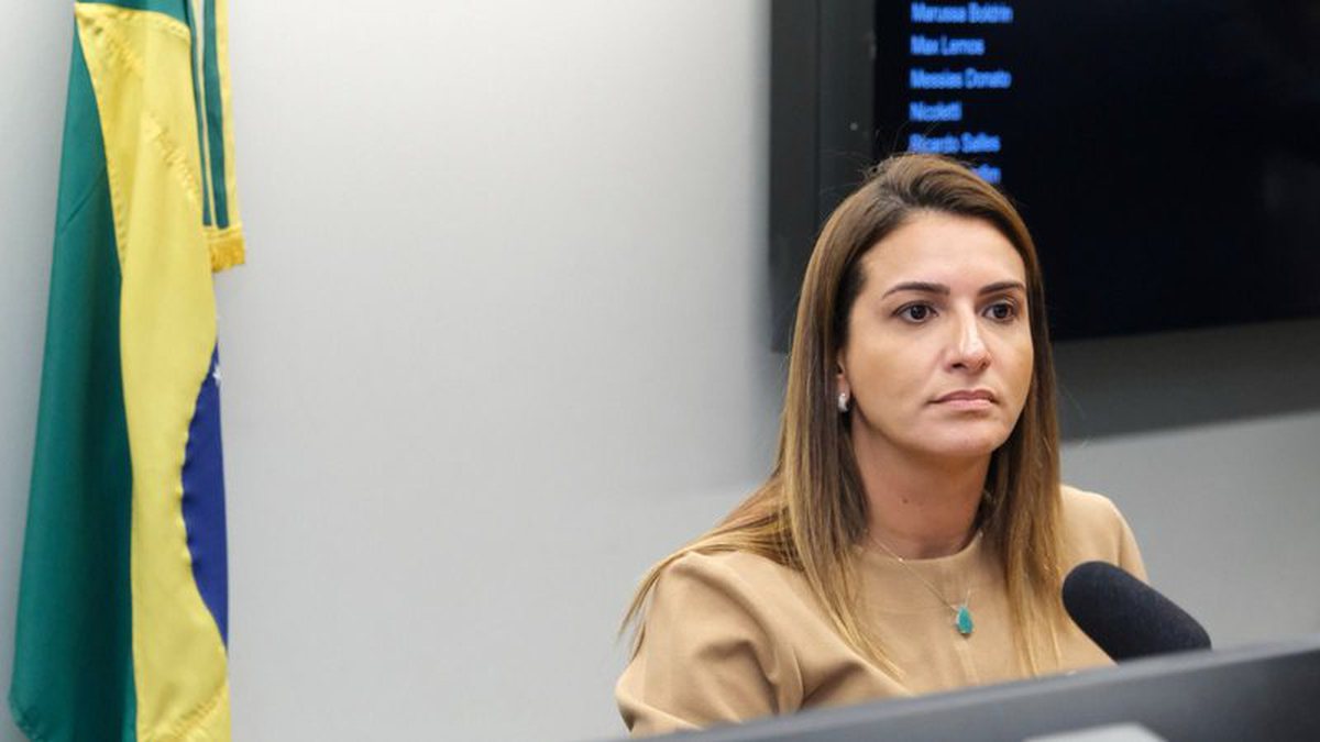 Roberta Roma fala sobre corte de verbas na UFBA; confira