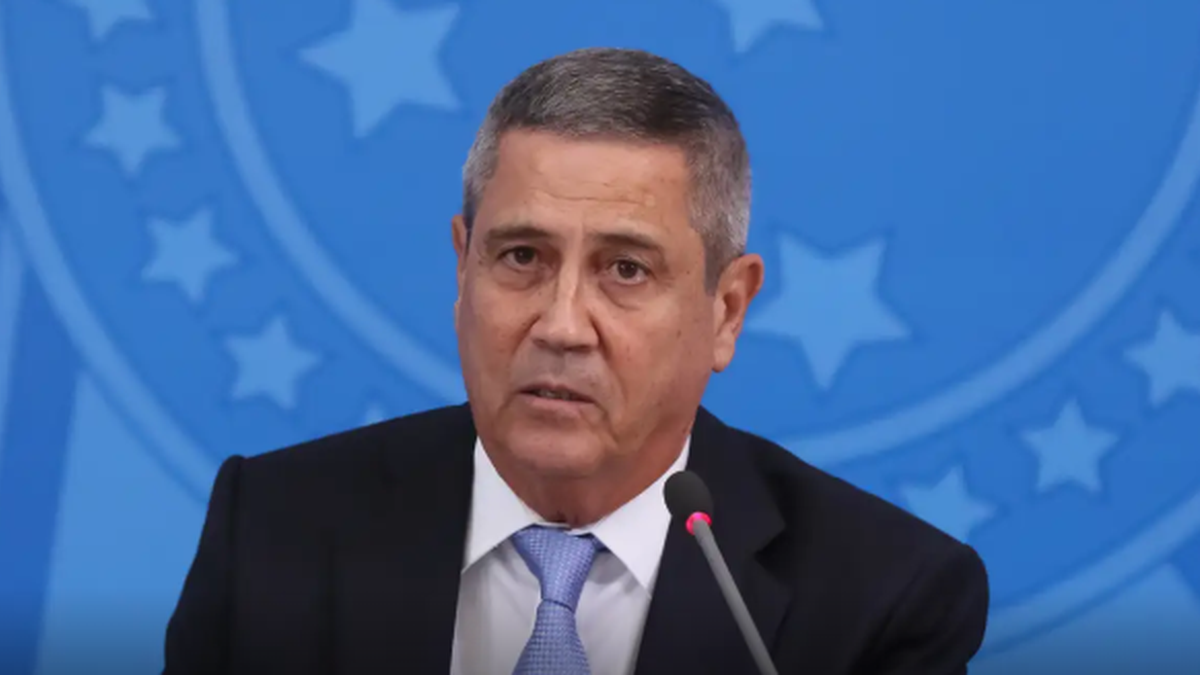 General Braga Netto é o único denunciado preso do grupo de Bolsonaro ...