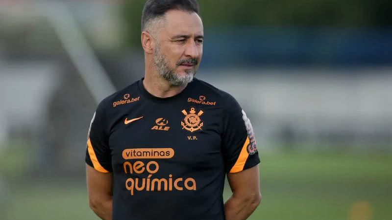 Corinthians anuncia demissão do técnico Vítor Pereira Corinthians anuncia demissão do técnico Vítor Pereira