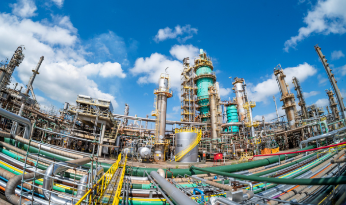 Refinaria de Mataripe, na Bahia, é segunda maior do Brasil e apresenta ...