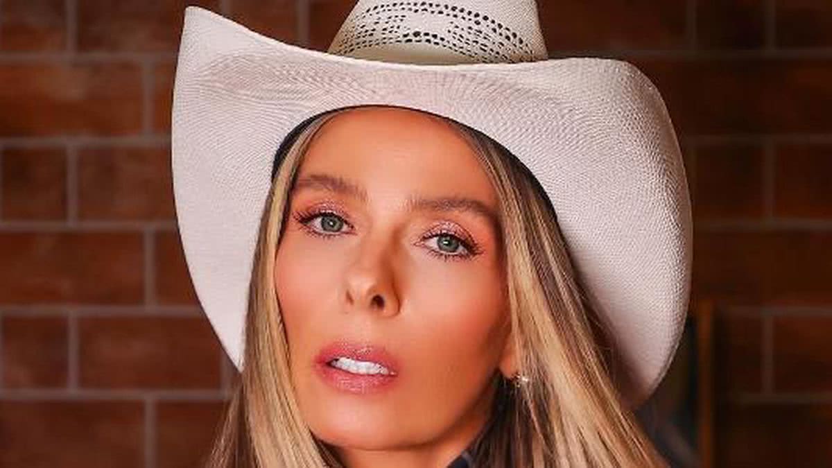 Adriane Galisteu Para Web Ao Posar Completamente Nua Veja Foto