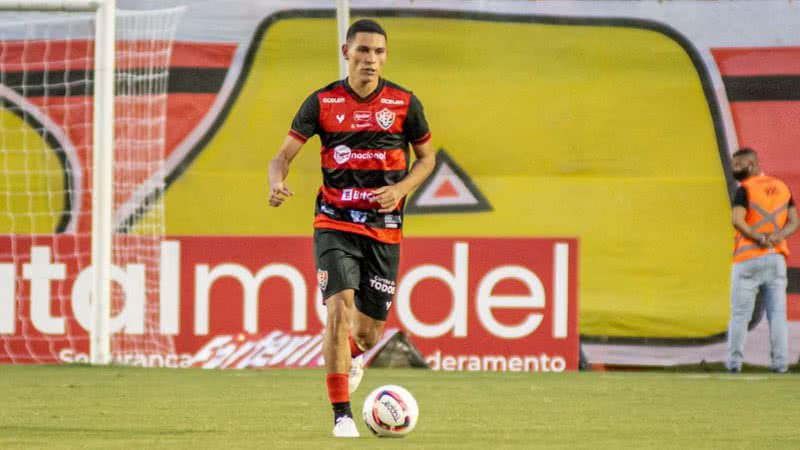 Negociação por renovação com peça importante do Vitória deve ser ...