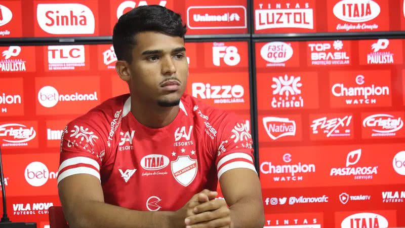 Vitória acerta contratação de lateral-direito para 2023
