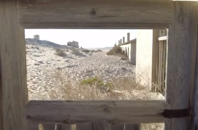 Cidade fantasma corre risco de desaparecer por causa de avanço de areia ...
