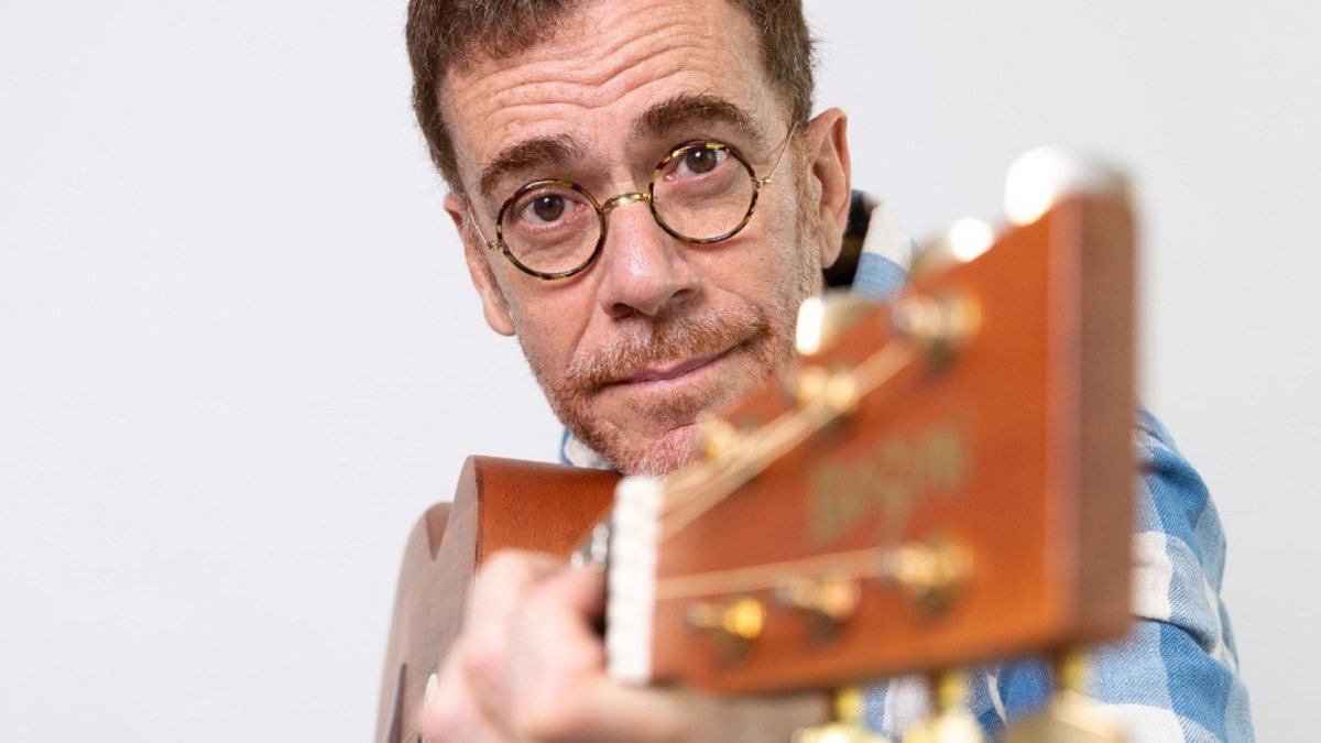 Nando Reis apresenta turnê que celebra 40 anos de carreira em Praia do ...