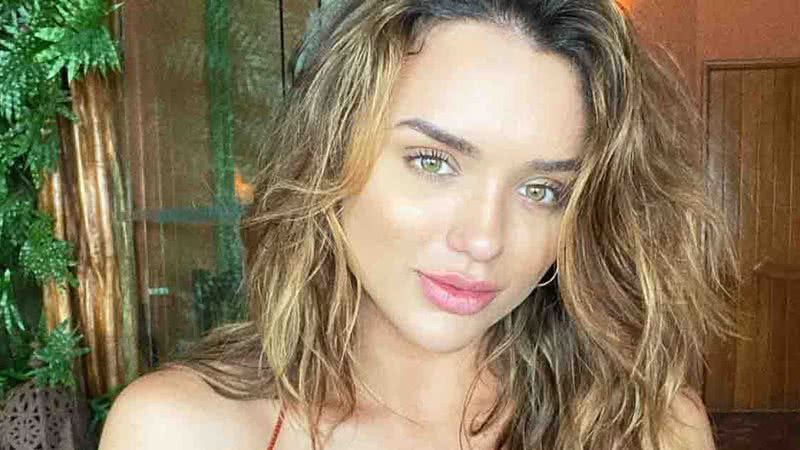 De biquíni fio dental, Rafa Kalimann ostenta corpo escultural e sacode ... De biquíni fio dental, Rafa Kalimann ostenta corpo escultural e sacode ...
