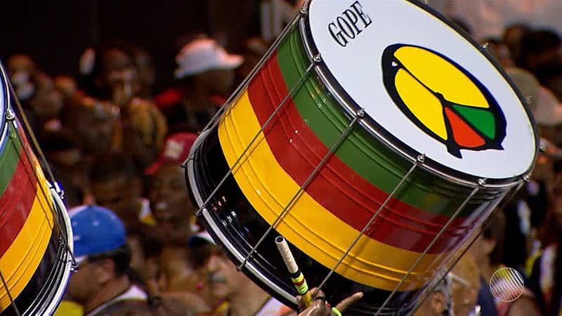 Após mais de uma década no Olodum, cantor deixa o grupo percussivo ...