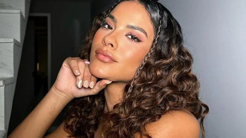 De biquíni, Bella Campos sensualiza em cachoeira e web alfineta ...