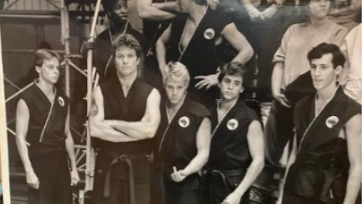 Morre ator que interpretou vilão na franquia 'Karatê Kid'