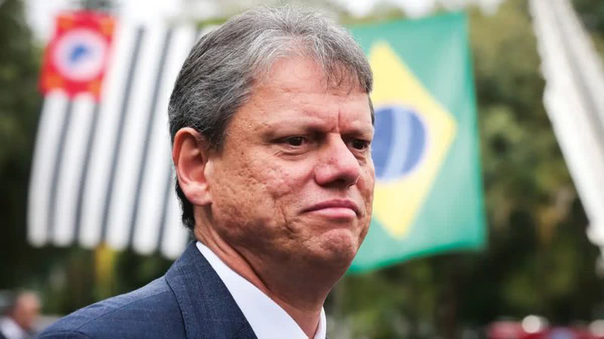 PT inicia ofensiva jurídica contra Tarcísio de Freitas