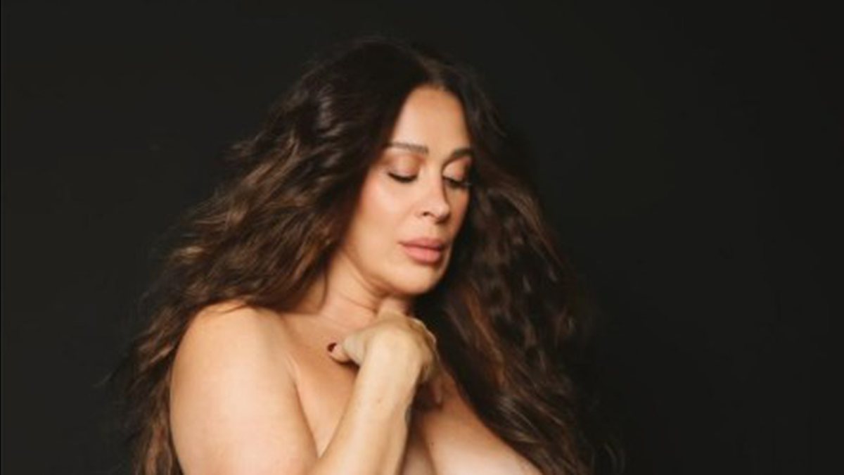 Claudia Raia surge completamente nua em foto grávida: "fiquei sabendo essa semana"