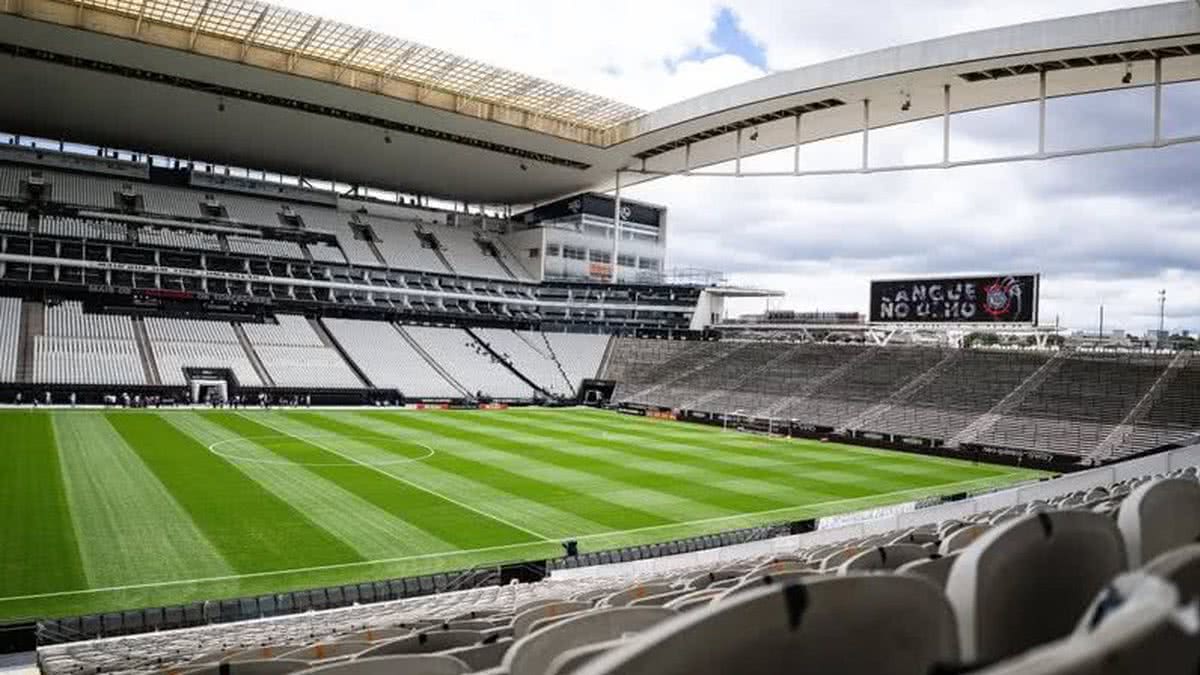 NFL faz reforma milionária no gramado do Corinthians para realização da ...