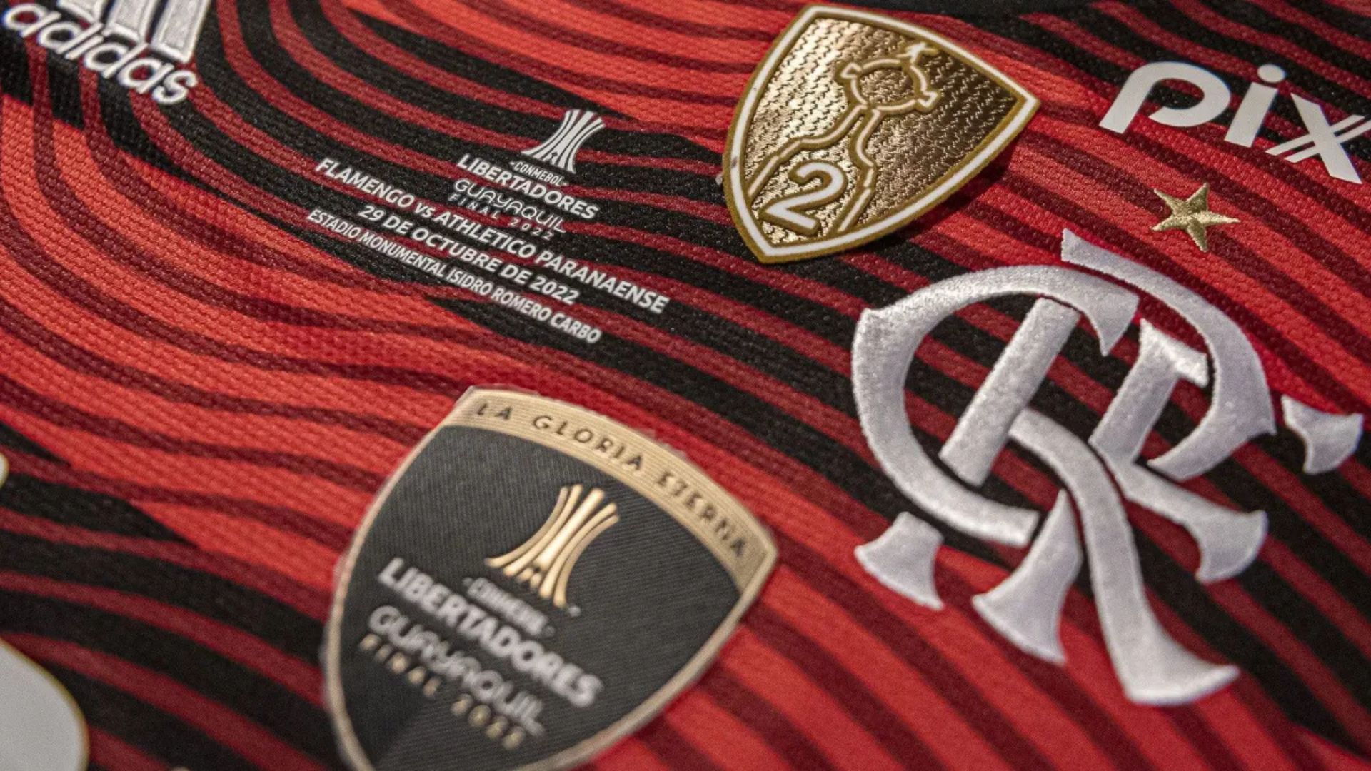 Zagueiro do Flamengo questiona Ancelotti após ter ficado de fora da ...