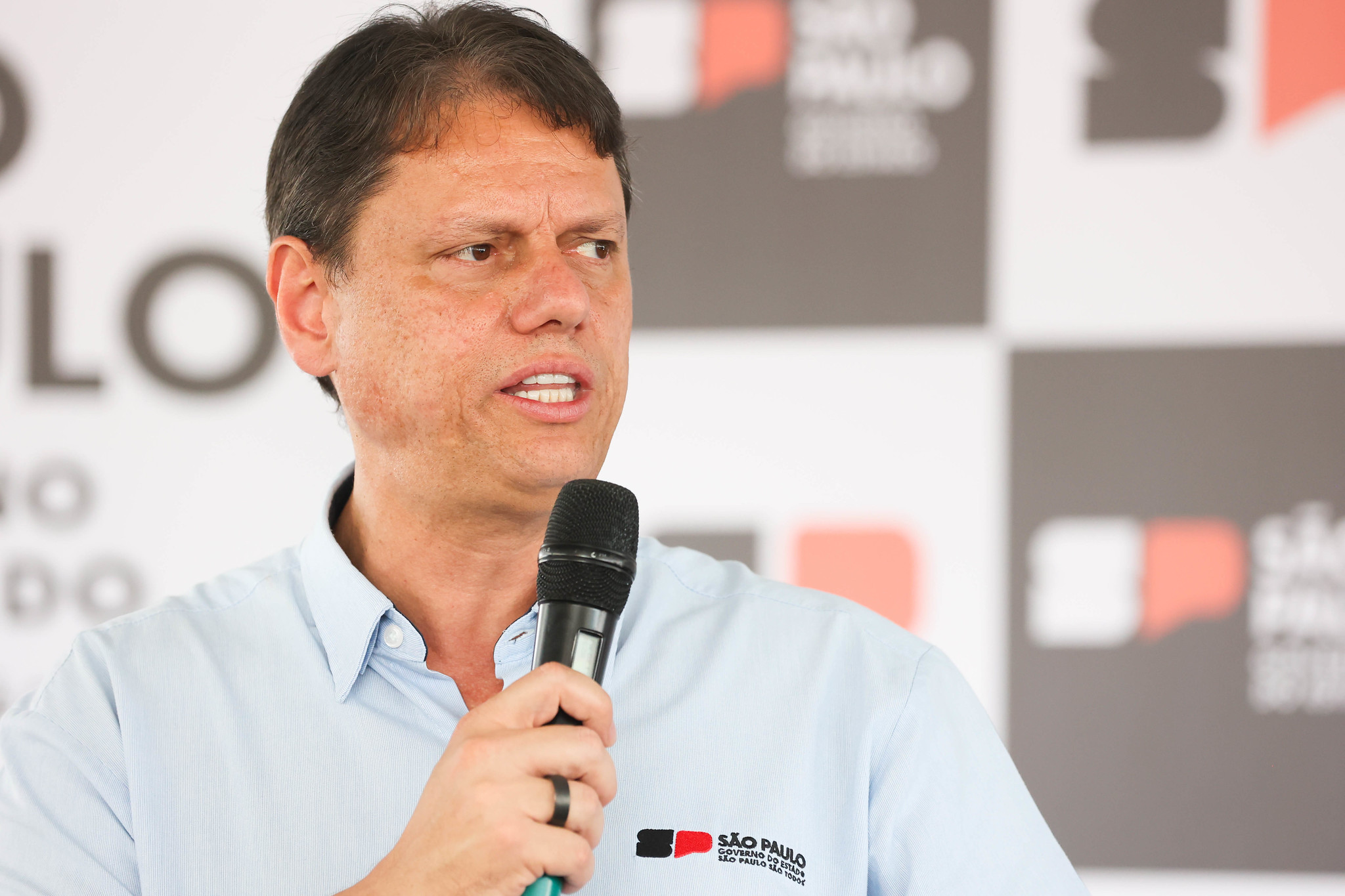 Após visita a Bolsonaro, Tarcísio diz ter interesse na reeleição e ...