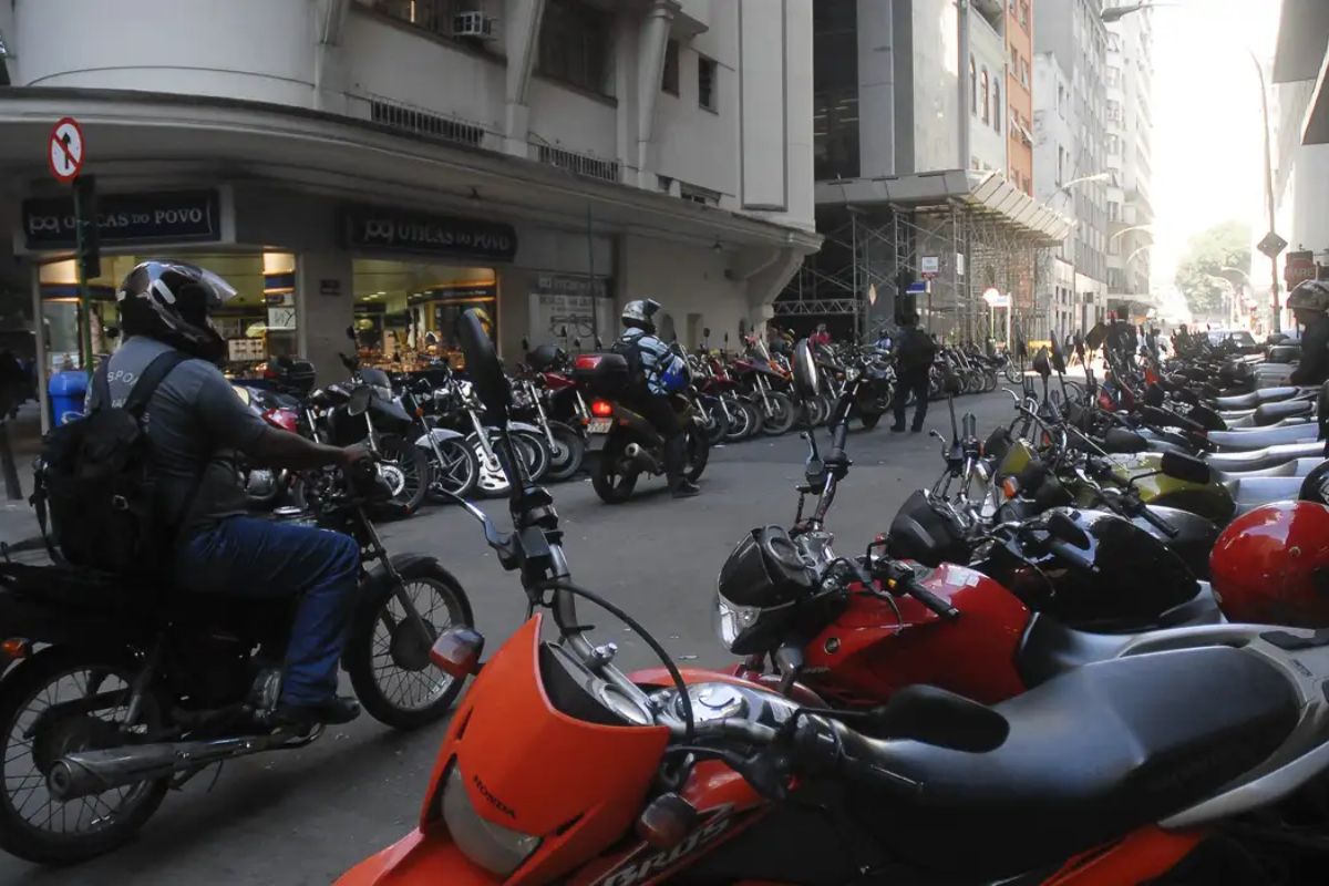 Governo sanciona lei que isenta motocicletas de imposto em 2026; saiba ...