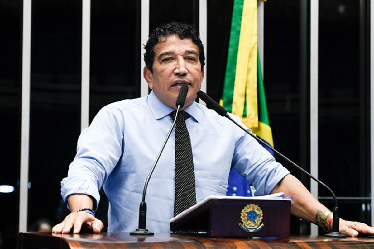 Justiça torna senador Magno Malta réu após falsas acusações de estupro