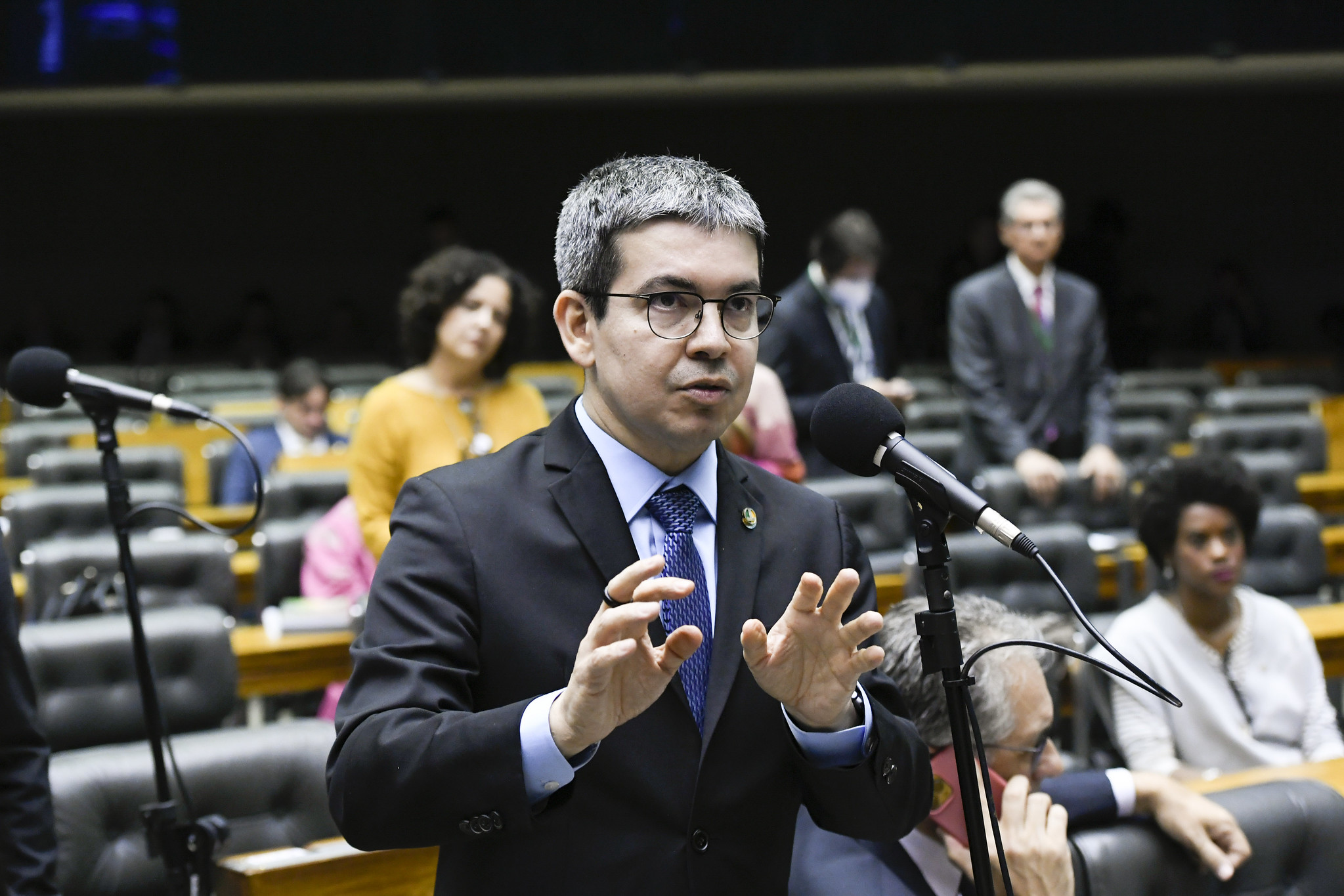 Direto de Brasília: Randolfe Rodrigues manda aviso após instalação de ...