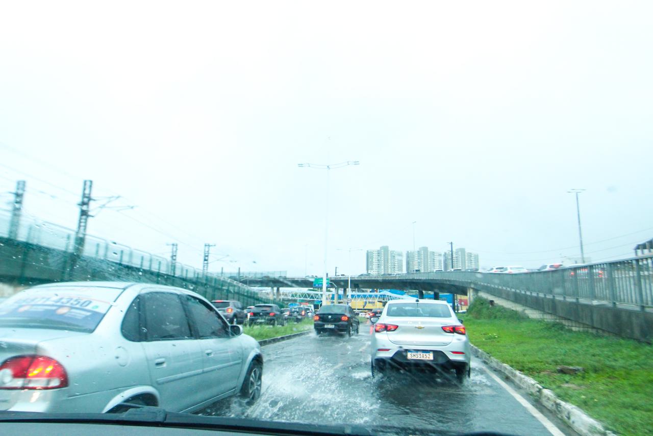 Chuva continua caindo em Salvador; saiba onde mais choveu nas últimas horas