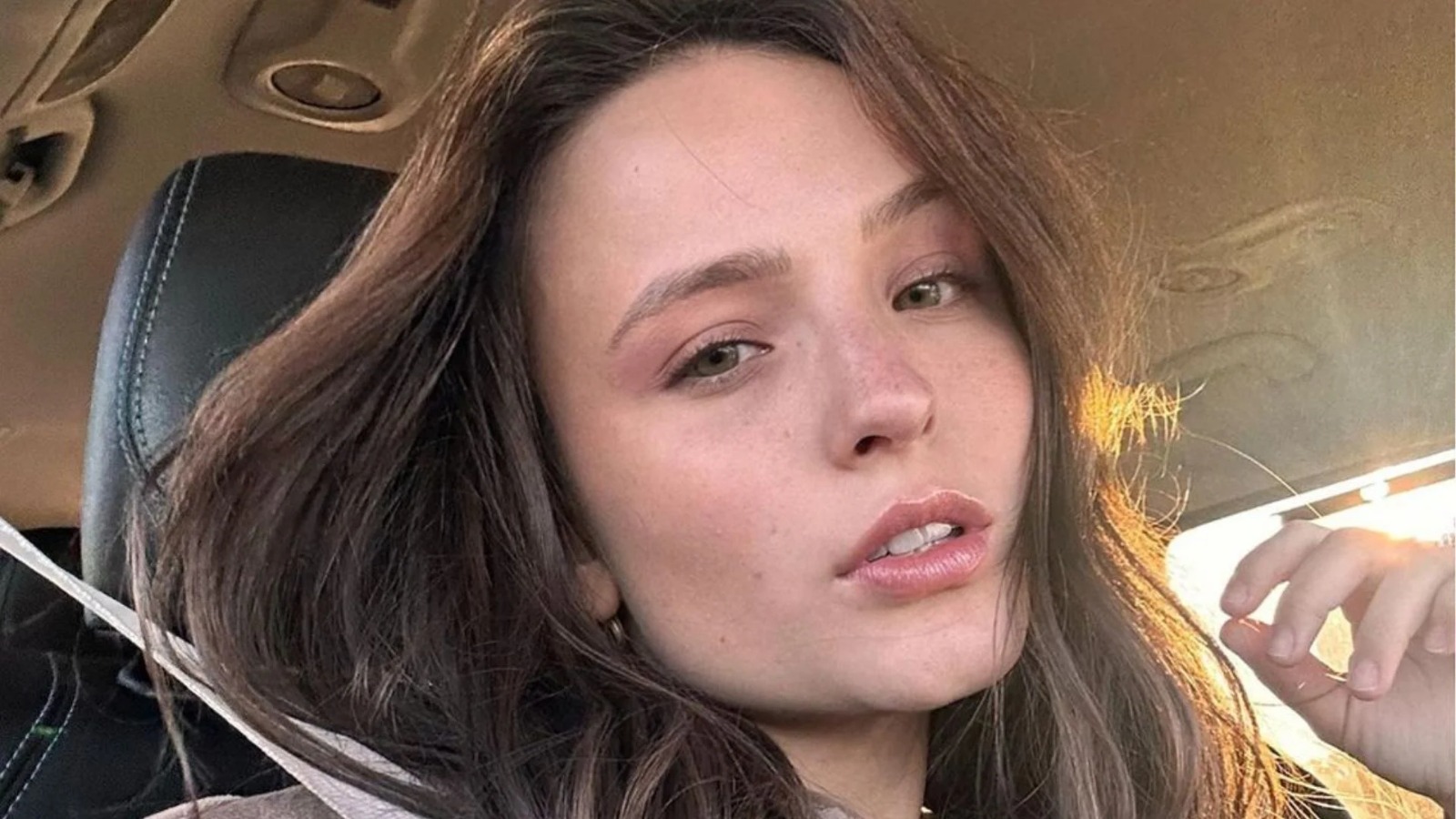 Larissa Manoela fala pela primeira vez após expor pais em entrevista no ...