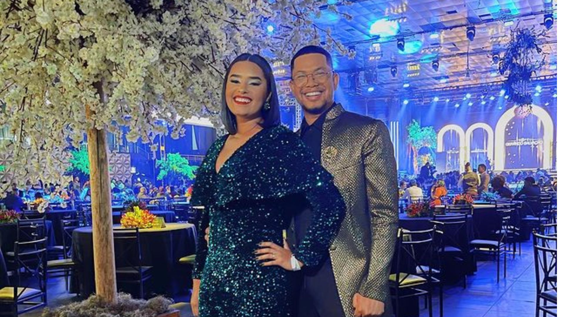 Cantor gospel que morreu em palco deixa filho recém-nascido e esposa